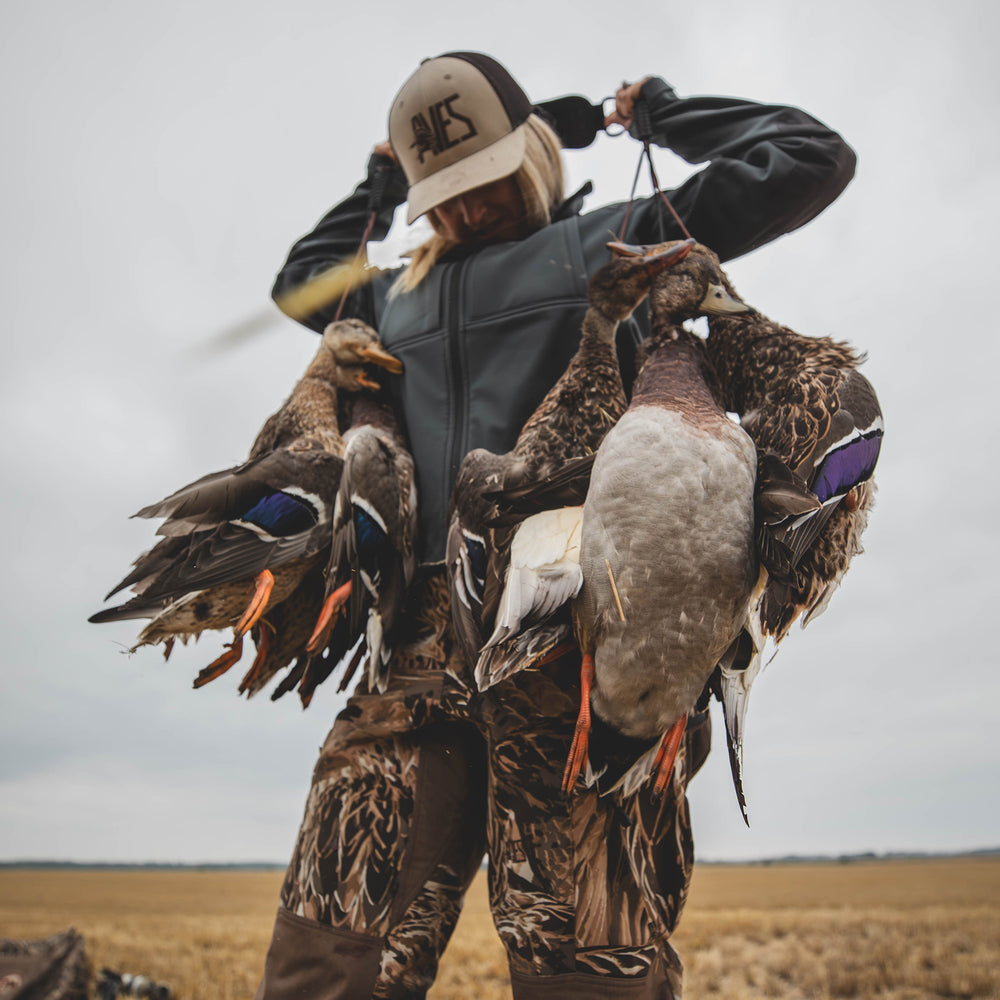 What to Wear Duck Hunting: The Complete Guide for Waterfowl Hunters – AVES